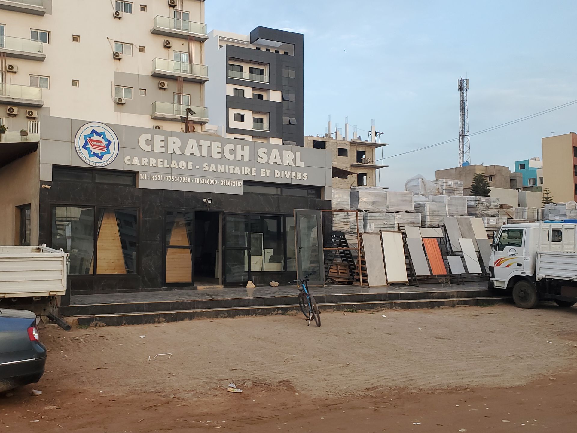 Accueil - Ceratech SARL : Votre Source de Carreaux, Sanitaires et Revê